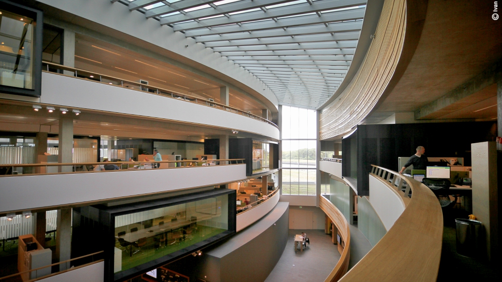 Vergaderen in skyboxen bij BP Raffinaderij Rotterdam | Intermediair